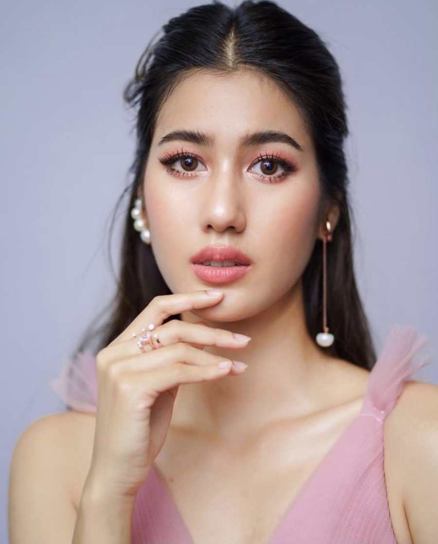 Pinkploy Paparwadee Chansamorn (ปภาวดี ชาญสมอน) - MyDramaList