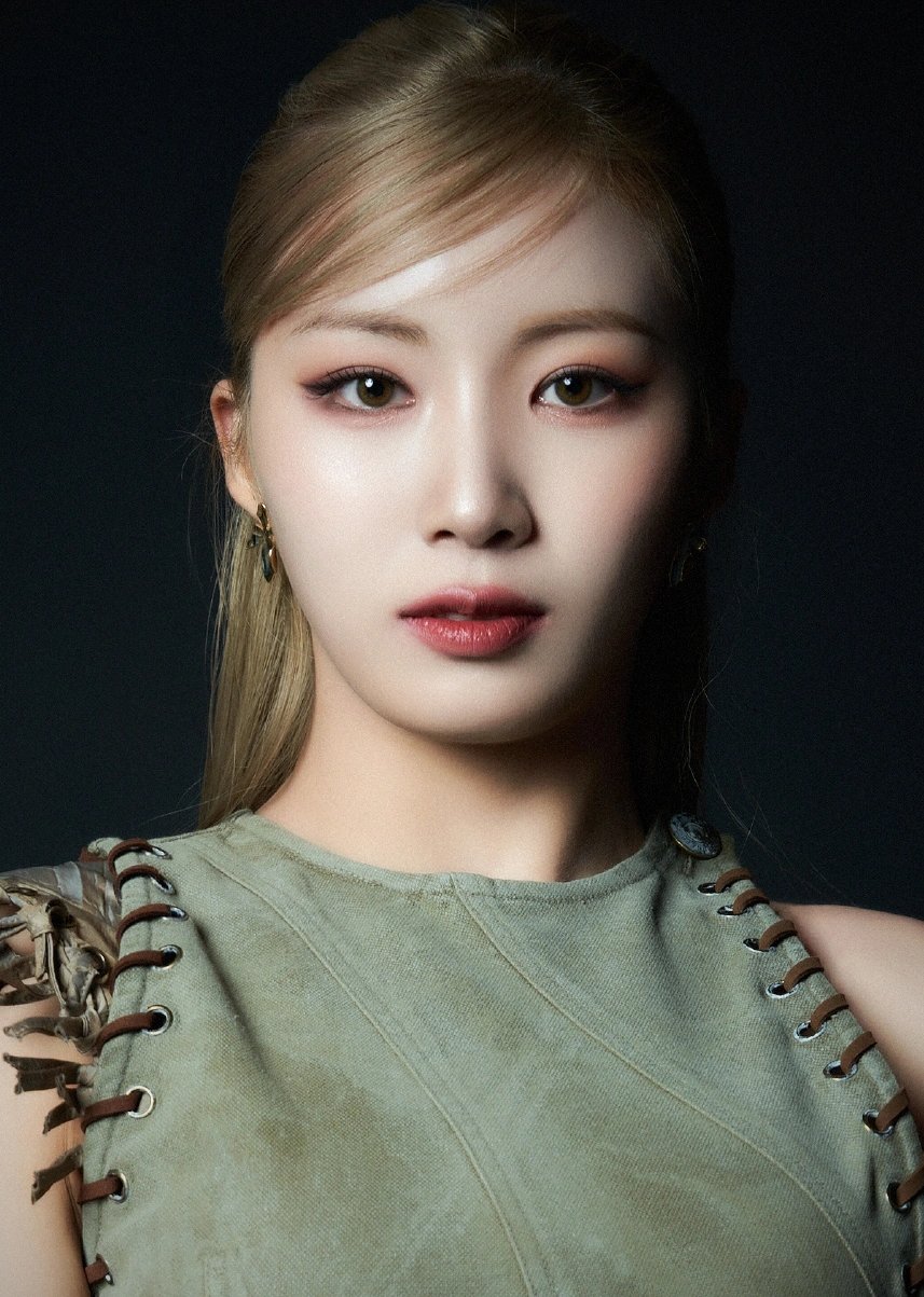 Wooah (김채원) - MyDramaList