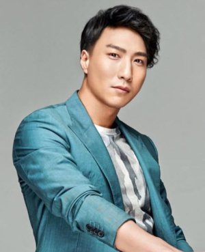 Edward Chui (徐伟栋) - MyDramaList