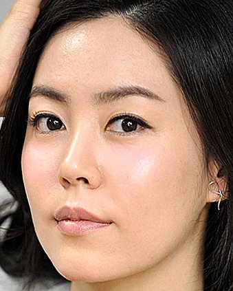 Yong Mi - MyDramaList