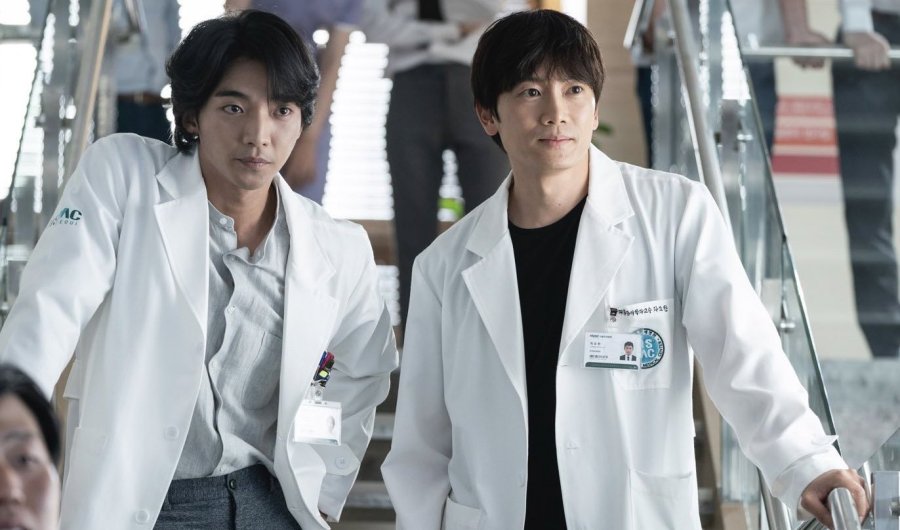 Hwang Hee to reunite with Ji Sung in 'Judge Lee Han Yeong' - MyDramaList News