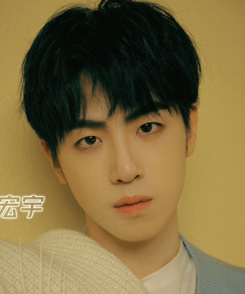 Hong Wei's Instagram, Twitter & Facebook on IDCrawl