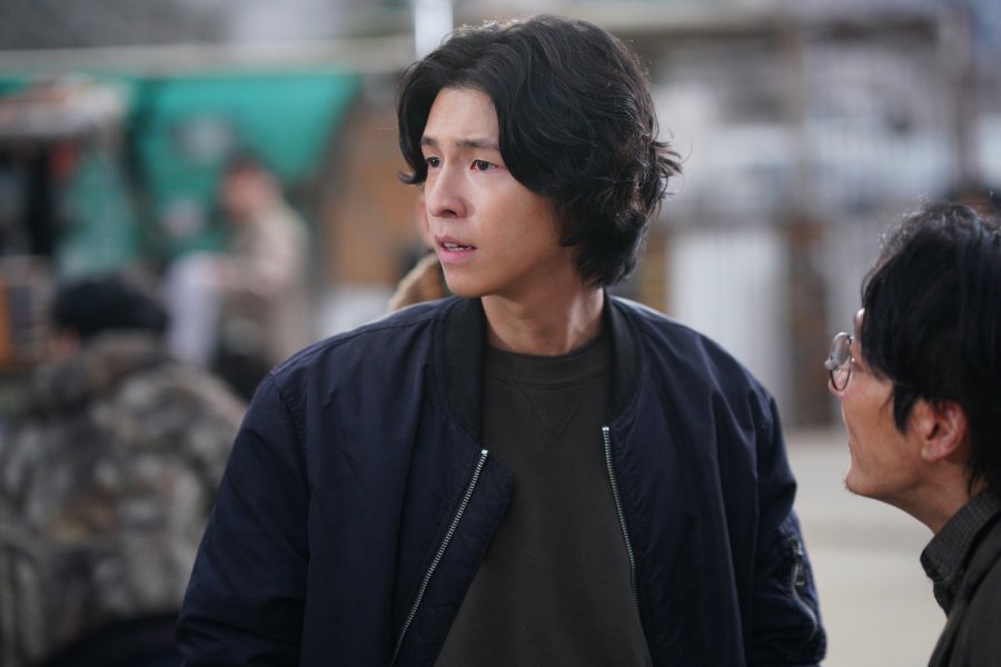 'Concrete Market', set in cinematic universe of 'Concrete Utopia ...