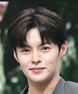 Hwi (이충현) - MyDramaList