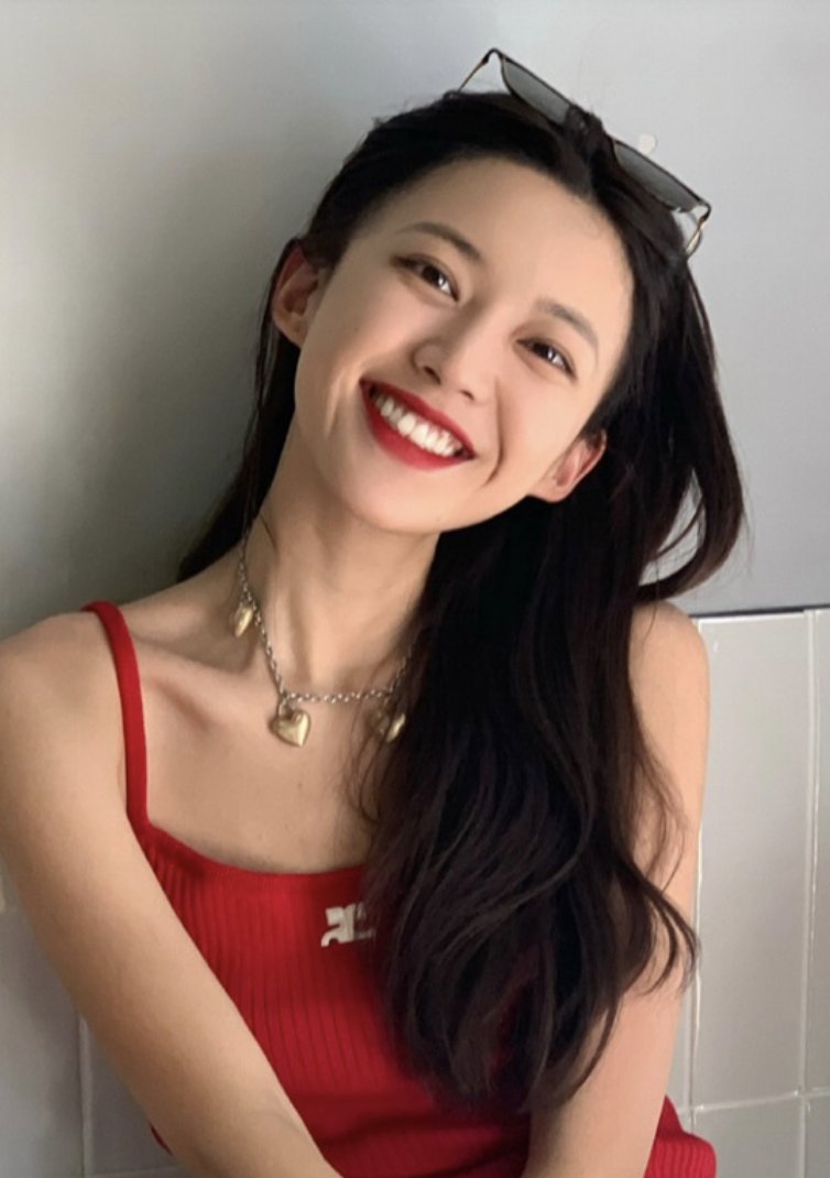 Qian Li's Instagram, Twitter & Facebook on IDCrawl