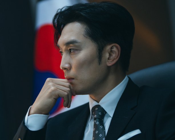 Seo Hyeon Woo transforms into a dark prosecutor in 'Honour ...