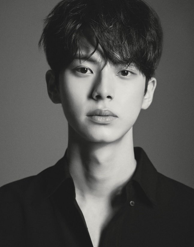 Lee Chae Min joins Byeon Woo Seok's agency after contract with Kim Soo ...