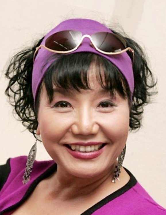 Sook Lee's Instagram, Twitter & Facebook on IDCrawl