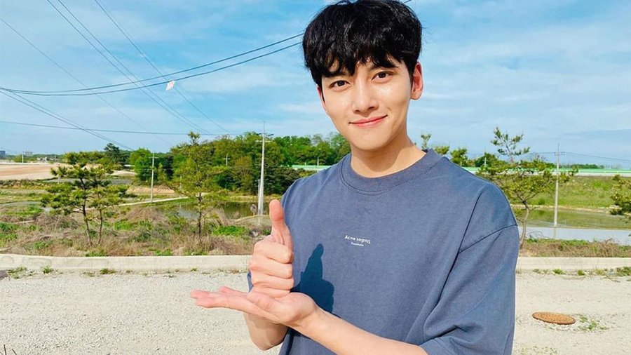 Ji Chang Wook's heartwarming airport interaction has gone viral ...