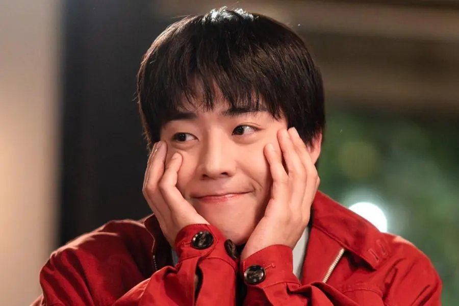 Chae Jong Hyeop plays a sunshine-bright character in 'In Your Radiant ...