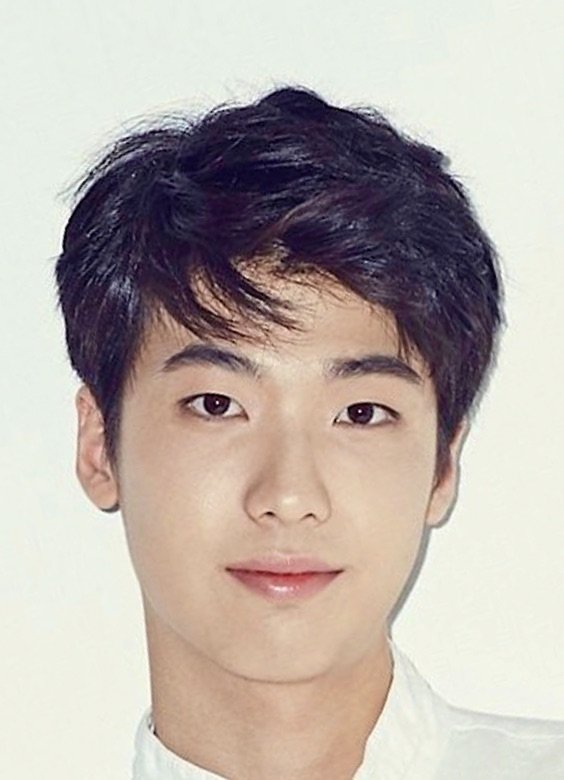 Minki Hong's Instagram, Twitter & Facebook on IDCrawl