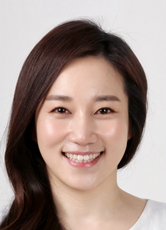 Shi Young's Instagram, Twitter & Facebook on IDCrawl