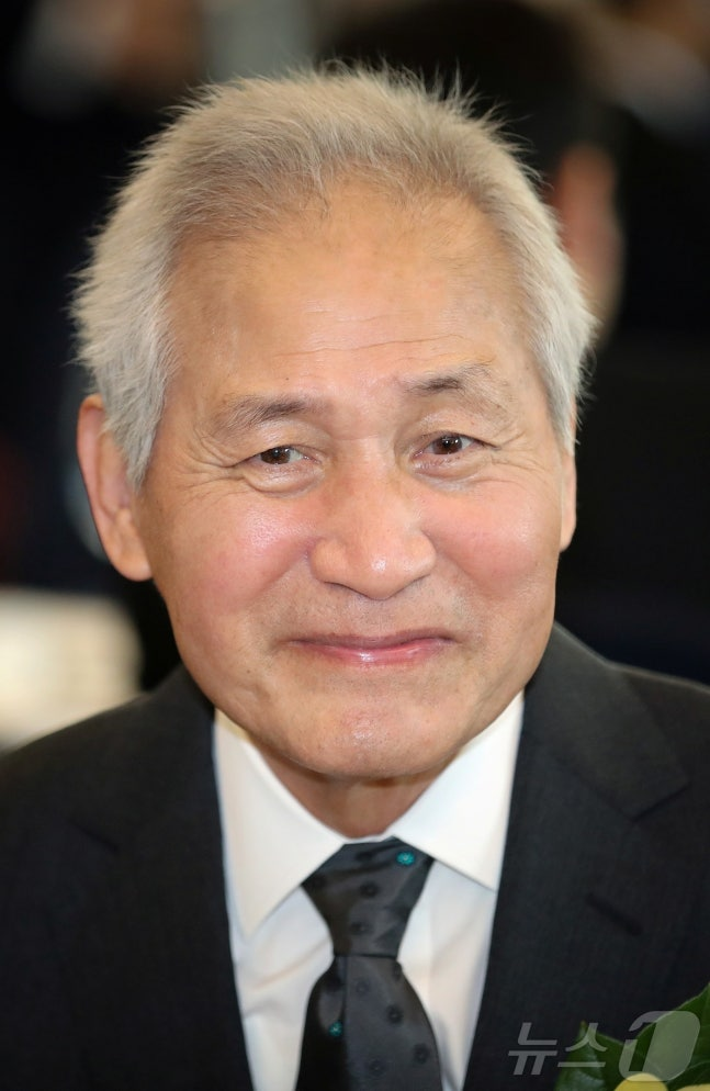 Veteran actor Ahn Sung Ki passes away at 74 - MyDramaList News