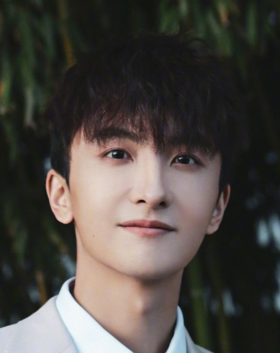 Jun Feng's Instagram, Twitter & Facebook on IDCrawl