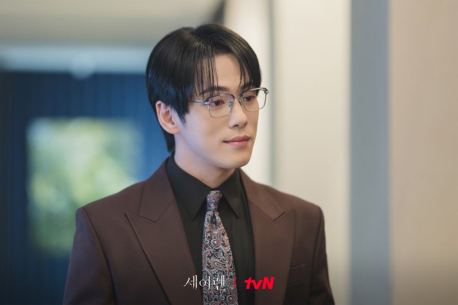 Kim Jung Hyun becomes the talk of the town after hitting it big in ...