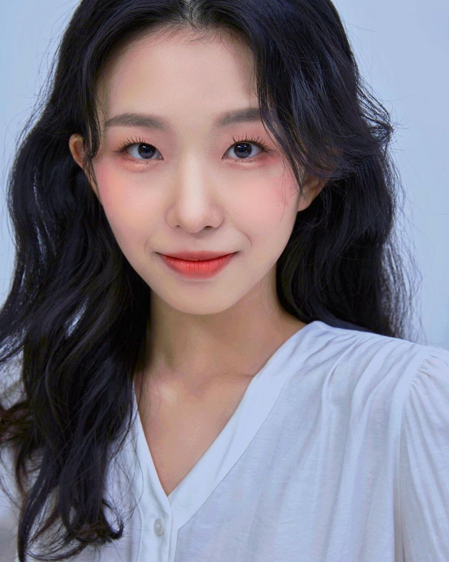 Jung Yu Yeon (정유연) - MyDramaList