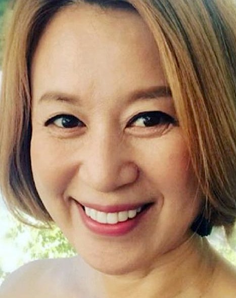 Talk show MC - MyDramaList