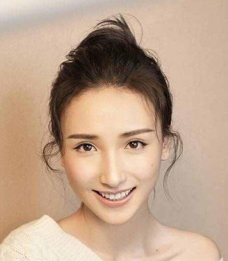 Chloe Chang Actress Student Voices] Give It A Chance