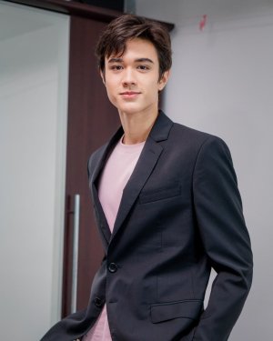 Mike Panithan (ไมค์ ปณิธาน) - MyDramaList