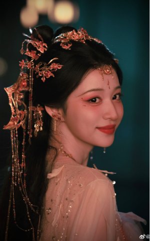 The Prisoner of Beauty Review (Chinese Drama 2025) | LEILEI - MyDramaList