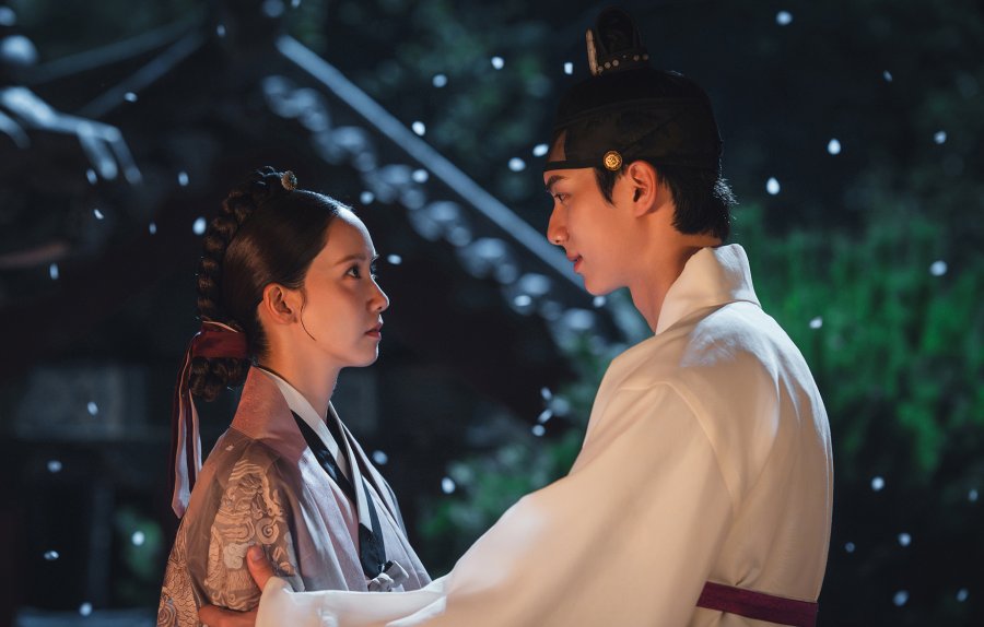 Cast and crew of 'Bon Appetit, Your Majesty' to reportedly go on reward ...