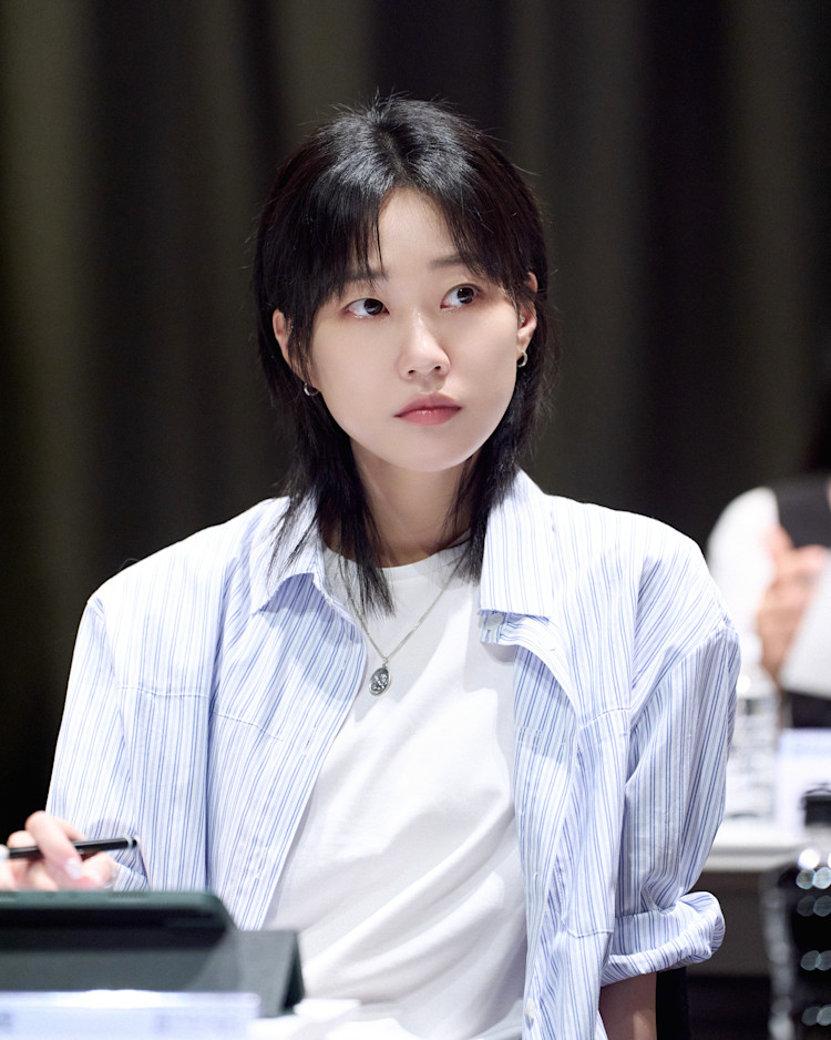 Netflix casts Jung Ryeo Won, Ha Yoon Kyoung, Kim Mu Yeol & more in new ...