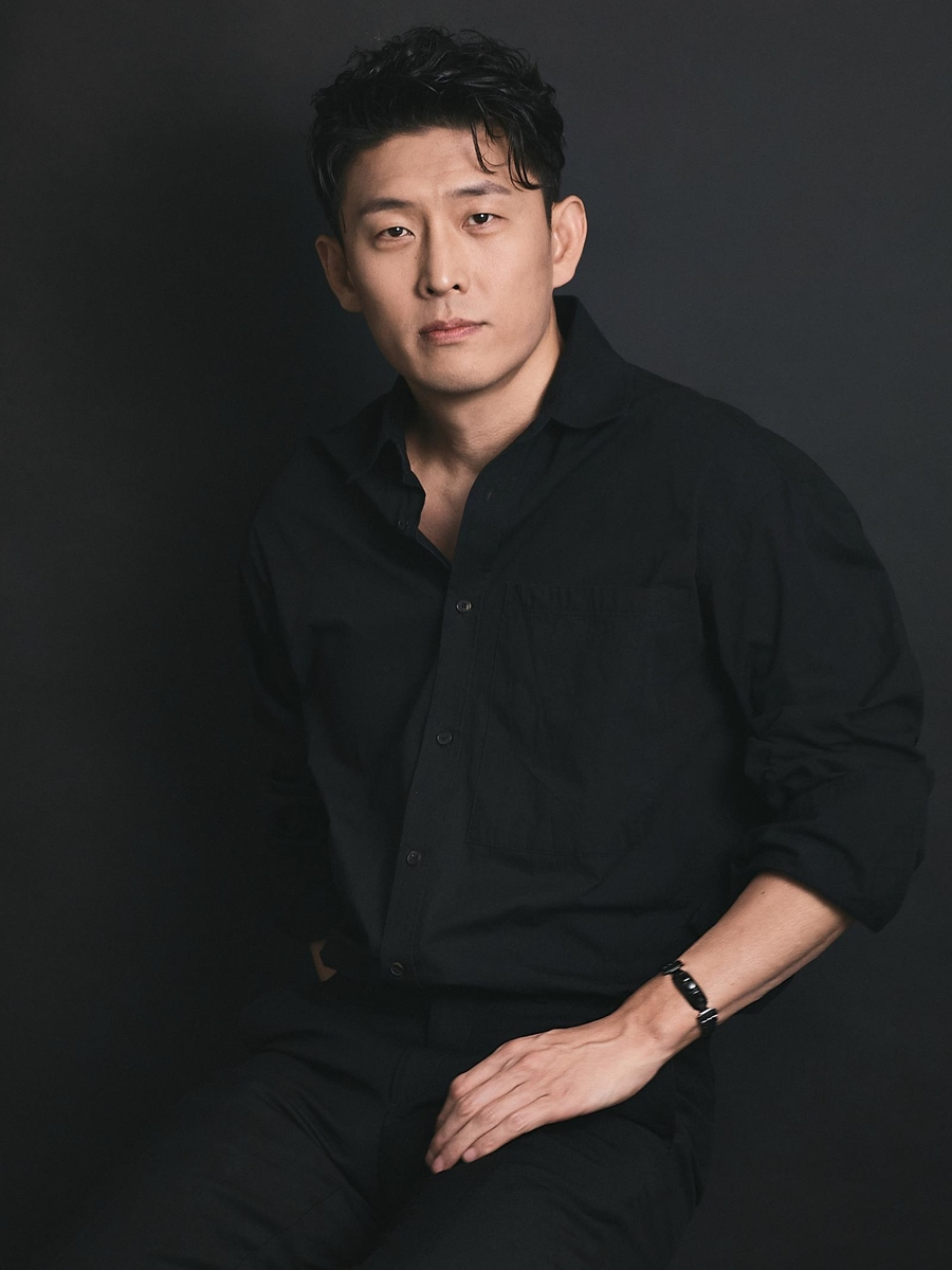 'The Fiery Priest' actor Ko Jun announces marriage - MyDramaList News