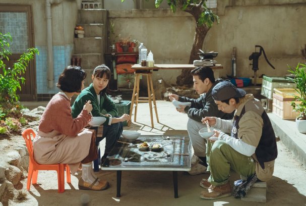 Kang Ha Neul, Go Min Si, Kim Shin Rok, and Yoo Soo Bin bring their ...