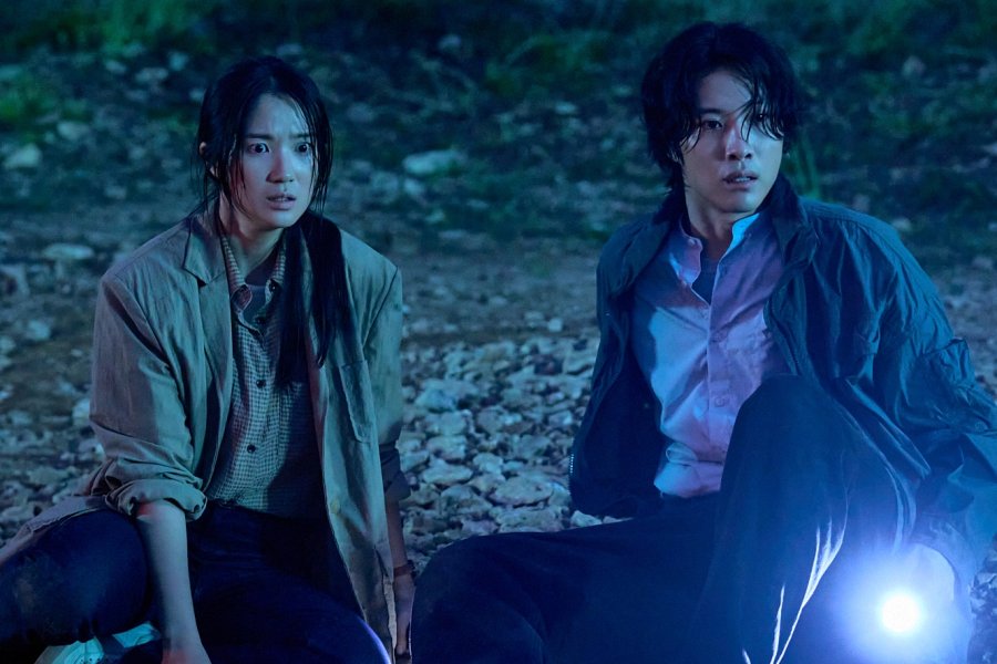 Kim Hye Yoon and crew scream in terror in teaser for horror K-movie ...