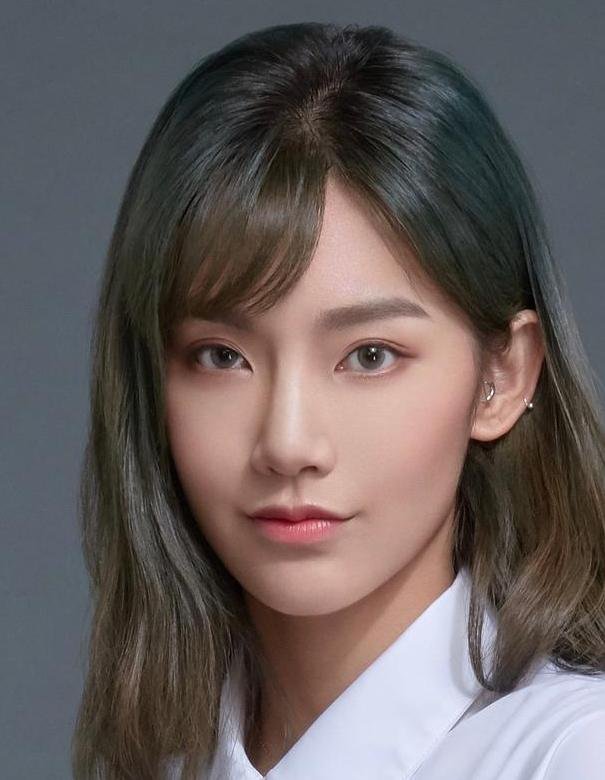 Mu Rong Qian Yue - MyDramaList