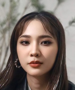 Jan Ployshompoo Supasap (แจน พลอยชมพู ศุภทรัพย์) - MyDramaList