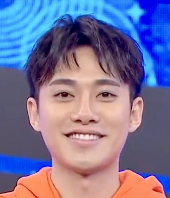 Feng Lee's Instagram, Twitter & Facebook on IDCrawl