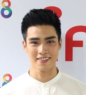 Poom Phuripan Sapsangsawat (ภูริพันธ์ ทรัพย์แสงสวัสดิ์) - MyDramaList