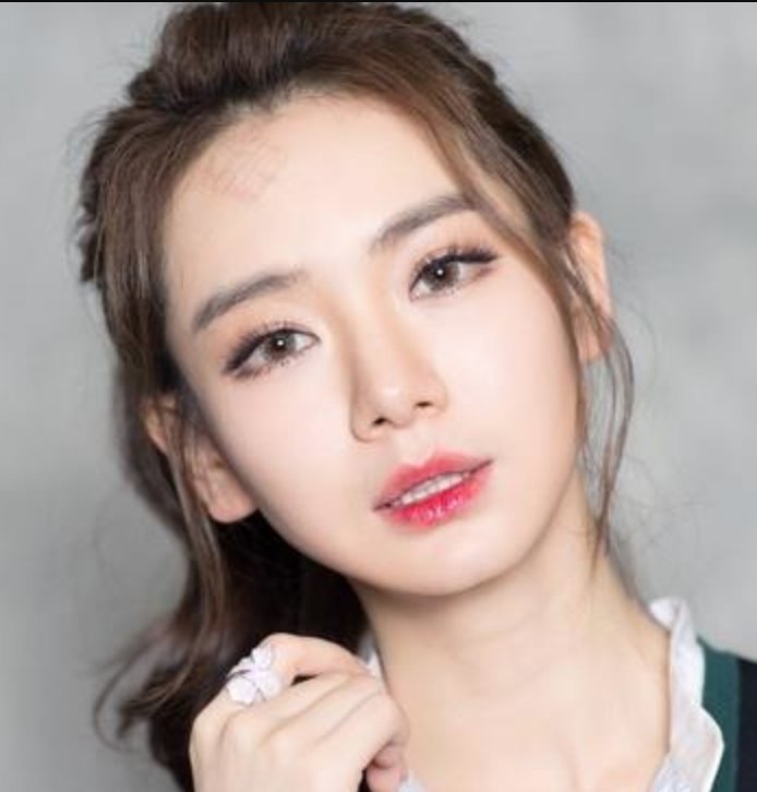 Stephy Qi (戚薇) - MyDramaList