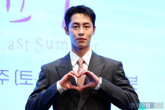 Lee Jae Wook on his first-ever dual role in the new K-drama 'Last ...
