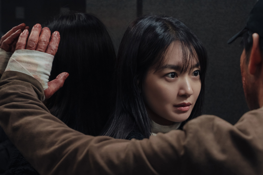 Shin Min Ah, Park Hae Soo, and others get entangled in a web of evil in 'Karma' - MyDramaList News